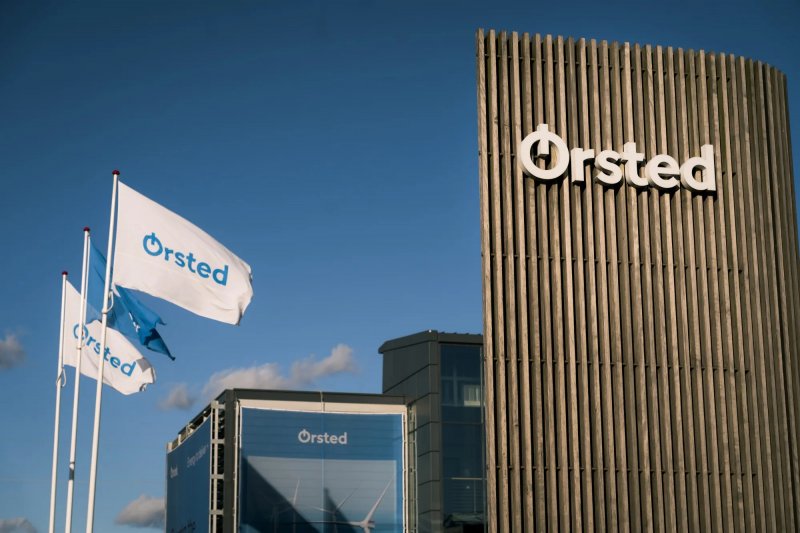 Orsted shares jump as Revolution Wind project gets US greenlight | News.az