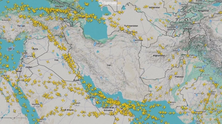 Airlines avoid Iran and Iraq despite airspace reopening | News.az