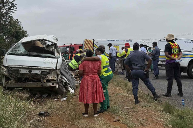 Death toll rises to 13 in South Africa school transport crash | News.az