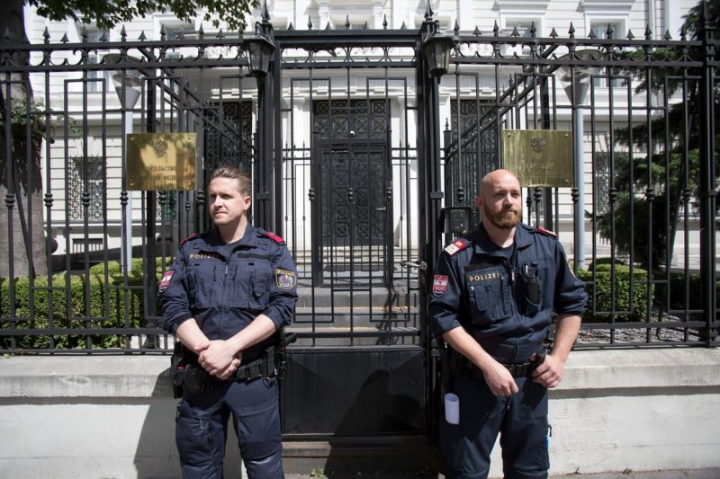 Austria ousts Russian diplomats over suspected espionage | News.az
