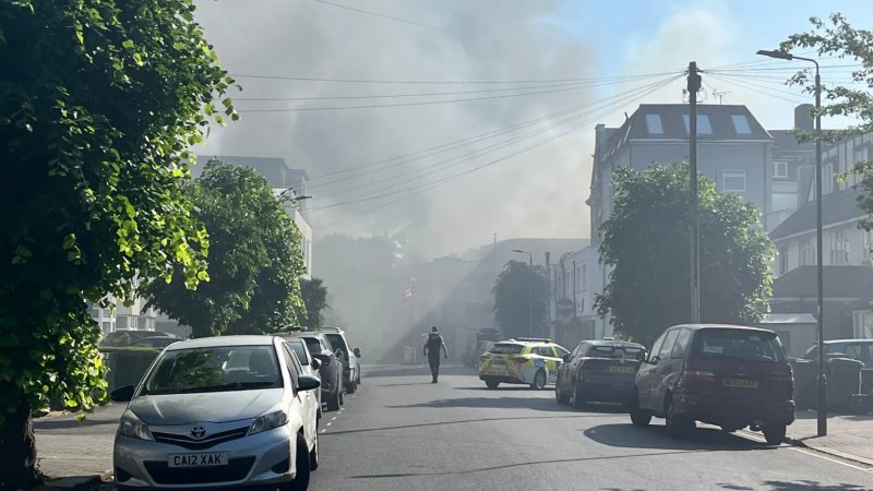 Large fire erupts at Kosher supermarket in north London | News.az
