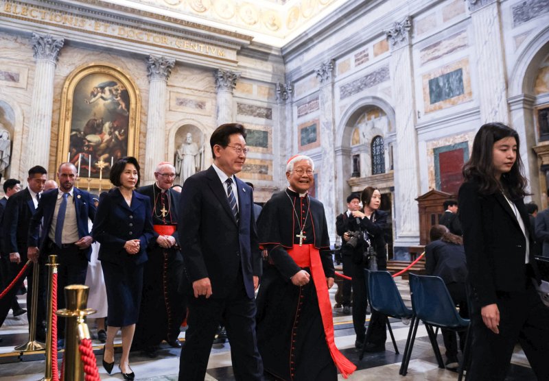 S. Korea’s Lee seeks Pope Leo's support for Korean peace efforts | News.az